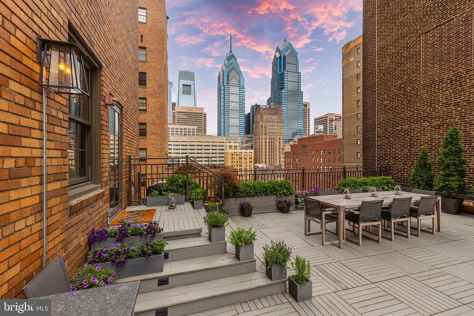 3 Homes For Sale With Outdoor Spaces Suitable For Epic Dinner Parties ...